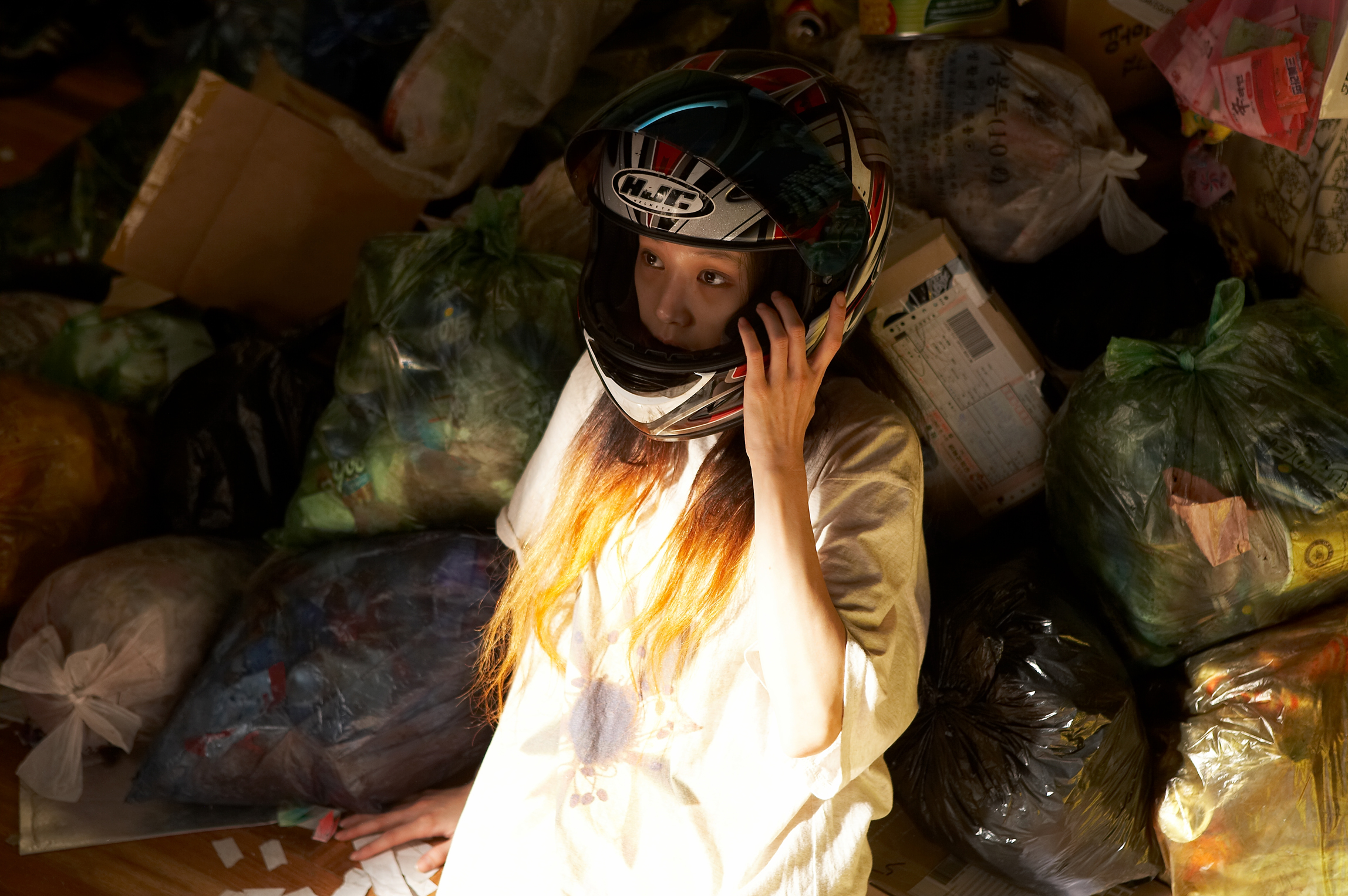 김씨표류기 (Castaway on the Moon) 상세정보 | 씨네21