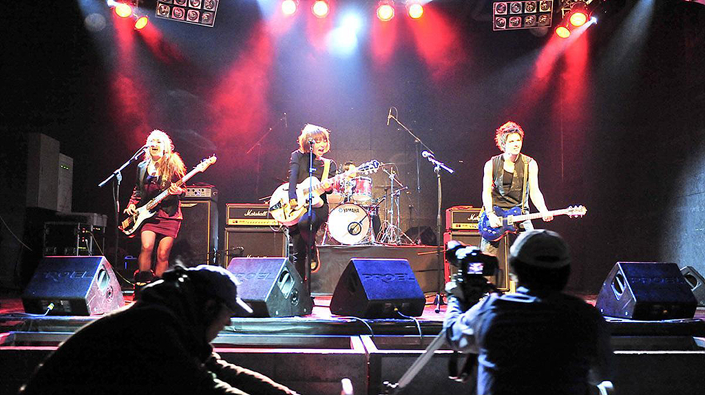 에일리언 밴드 (Alien Band) 상세정보 | 씨네21