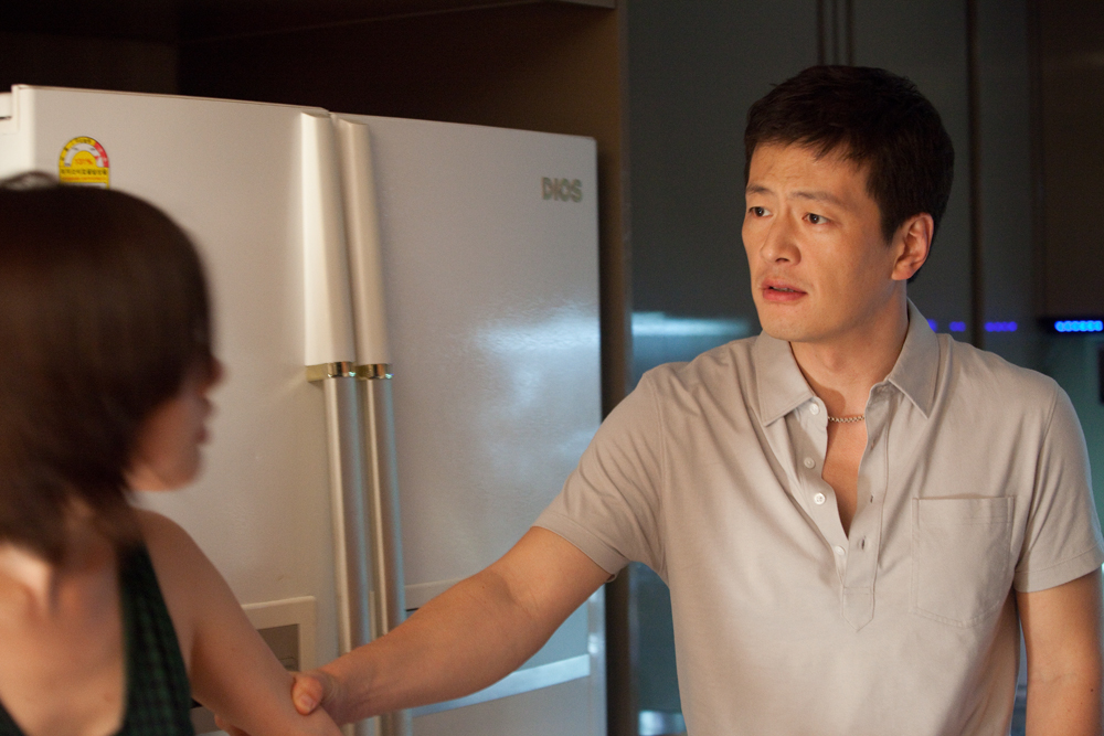 참을 수 없는. (Loveholic) 상세정보 | 씨네21